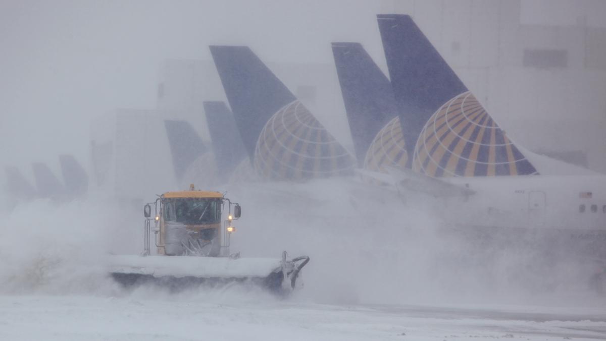 Snow day at DIA: A look at how the Denver airport battles winter ...