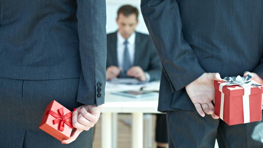 6 great holiday gifts for rewarding your customers - The Business Journals