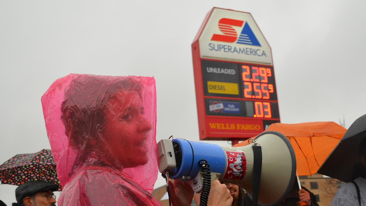 SuperAmerica workers protest at Woodbury HQ (Photos) - Minneapolis / St ...