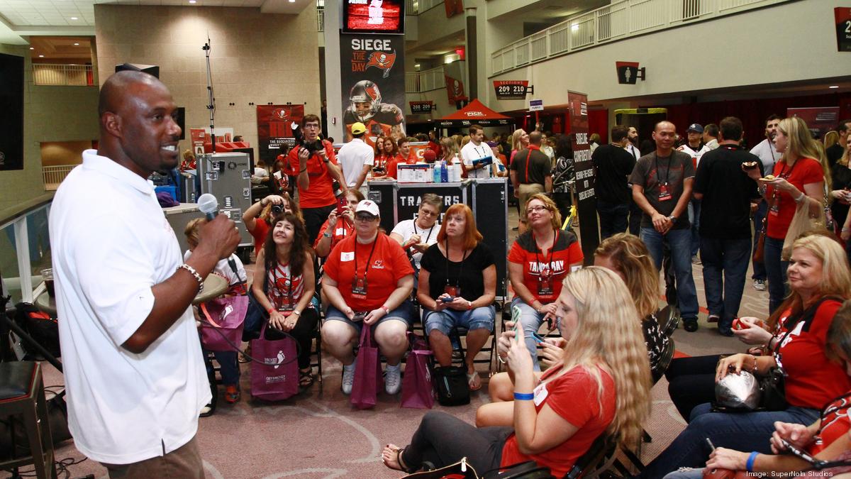 Tampa Bay Buccaneers' female fan program RED lives up to co-owner ...