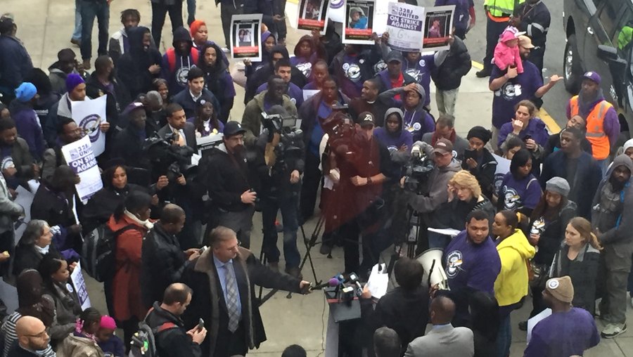 PHL airport workers to strike, accuse PrimeFlight & McGinn Security of ...