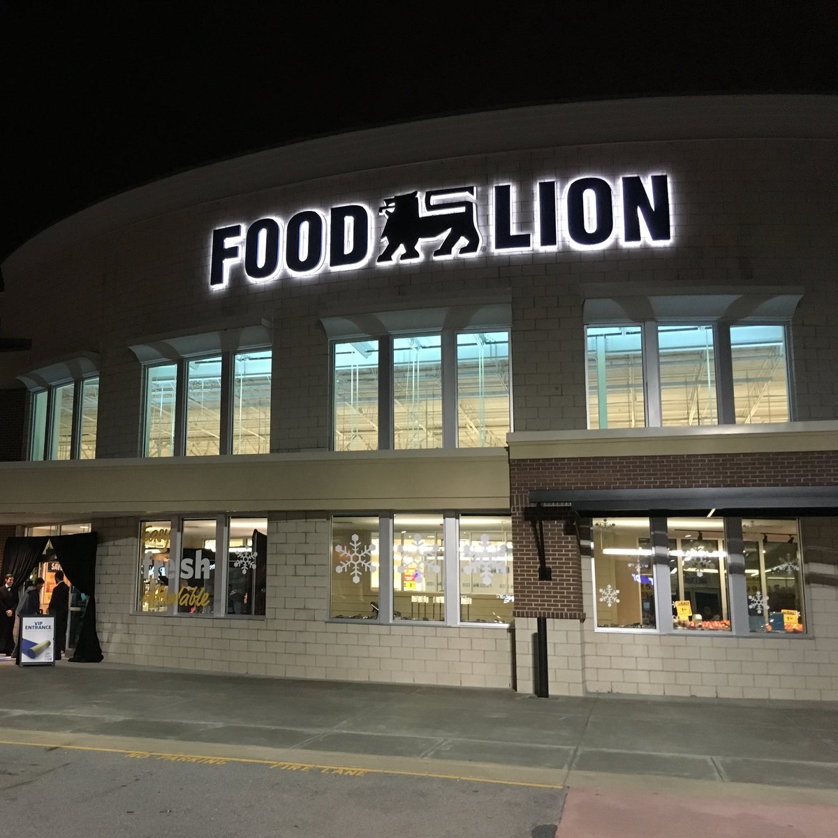 Mall Food Lion