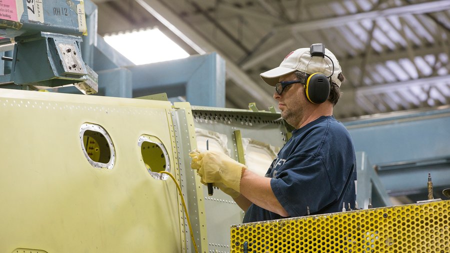 Machinists Union approve new labor contract at Textron Aviation in ...