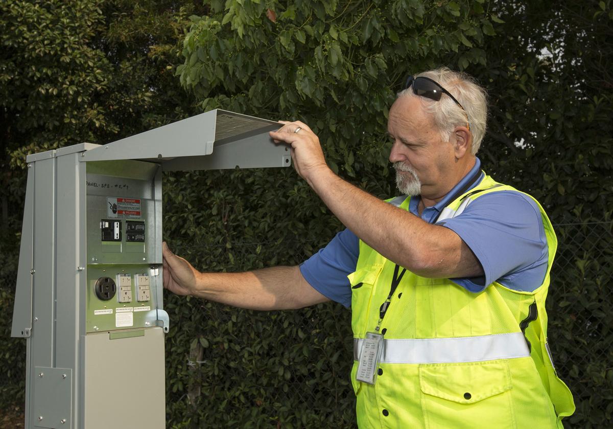 SMUD installs power outlets for truckers - Sacramento Business Journal