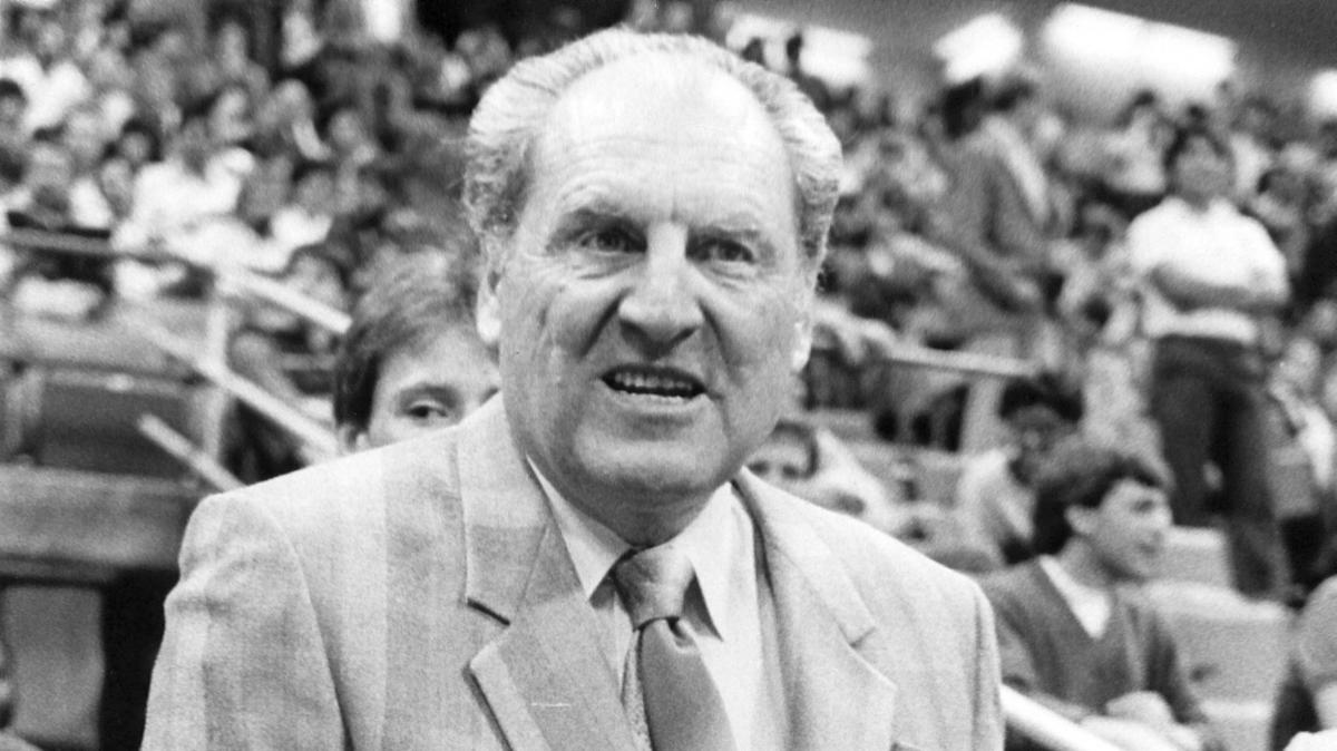 University of Houston former men's basketball coach Guy Lewis dies ...