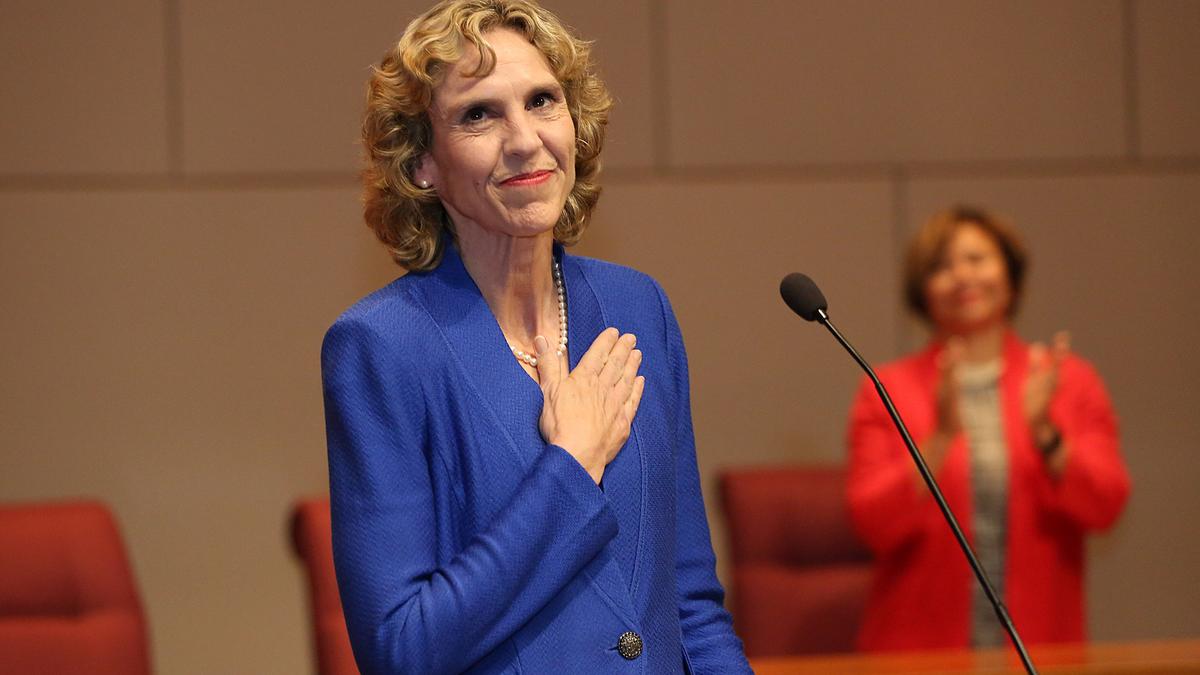 Jennifer Roberts takes office as mayor of Charlotte - Charlotte ...