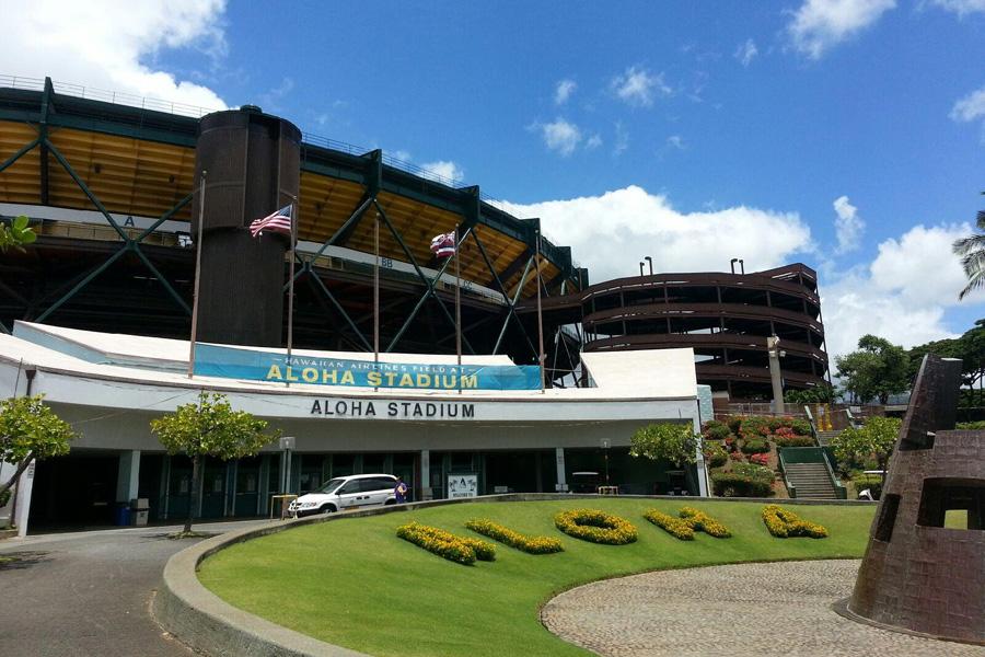University of Hawaii, Aloha Stadium aim to fill the stands for football ...