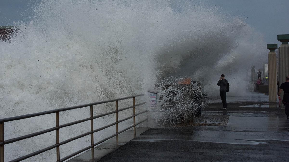 Our view: Fiddling as the tides rise, and the Bay Area burns - San ...