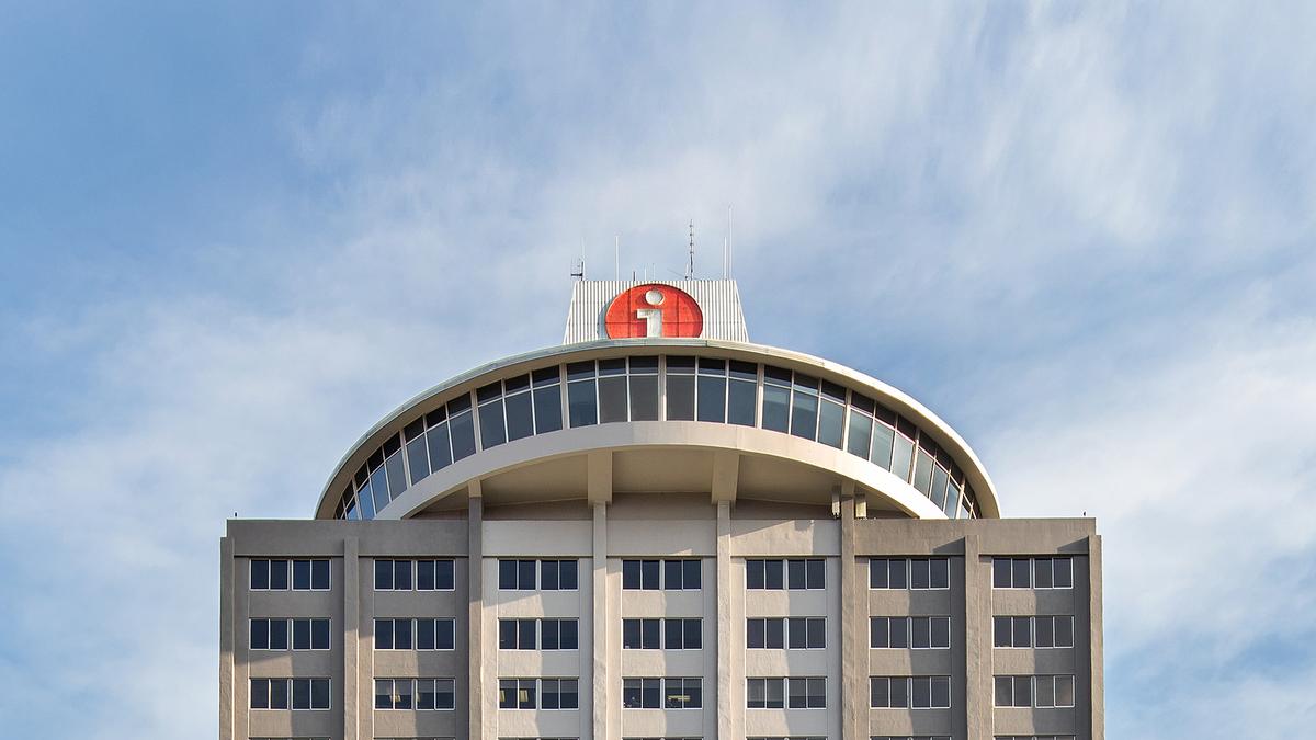 In-Rel Properties purchased the iBank Tower on Poplar Avenue Dec. 29 ...