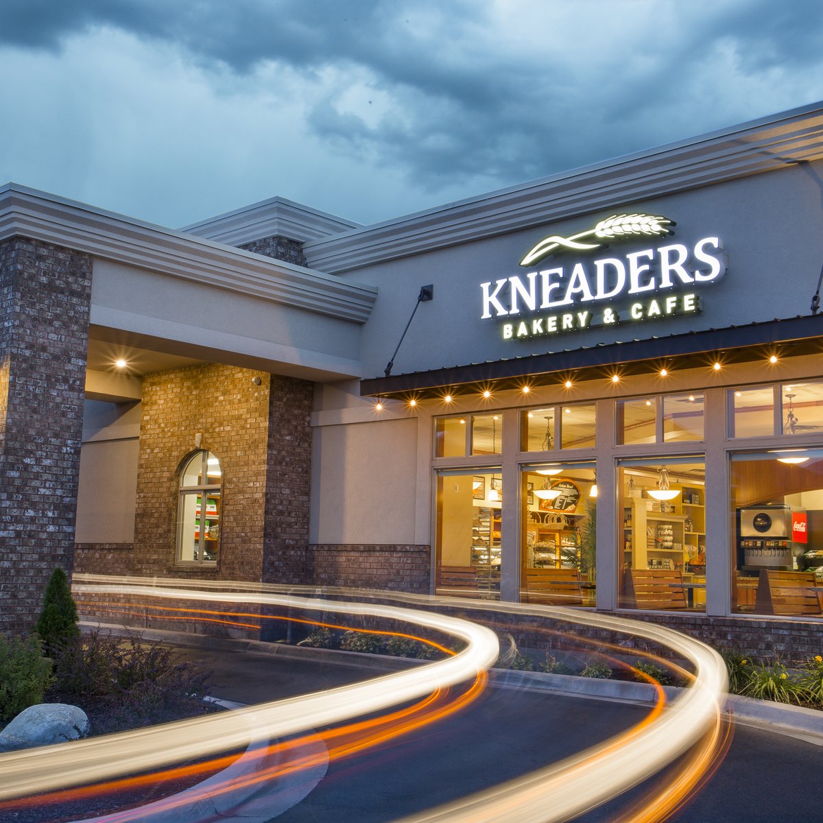 Kneaders Logo Perfil De Baldersons Welcome Cafe & Bakery