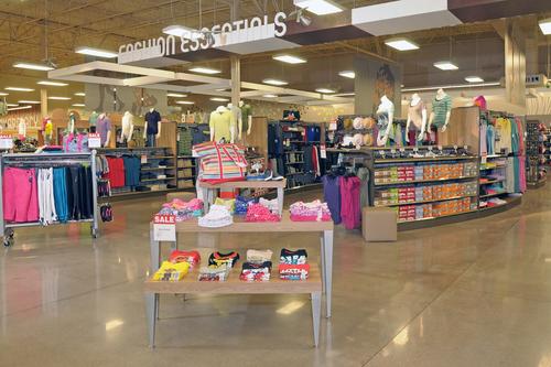 Kroger Marketplace in Lewis Center adds clothing to become more of ...