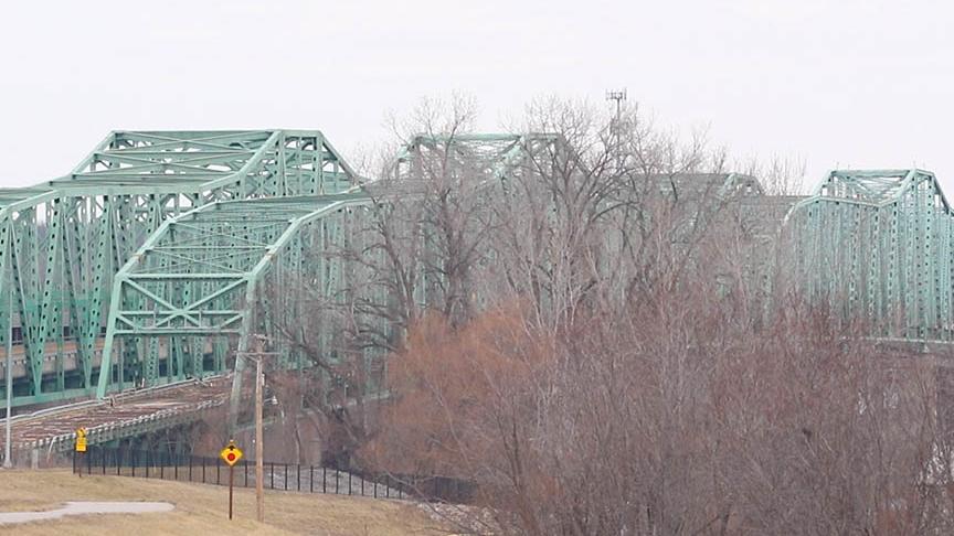 Watch as the old Boone Bridge is demolished - St. Louis Business Journal