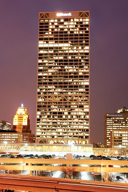 New hotel, 14-floor renovation for Baird in works at U.S. Bank Center ...