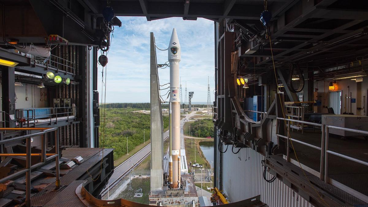 Jeff Bezos' Blue Origin engine project boosted by new federal funds ...