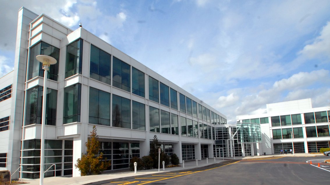 Fidelity faces overcrowding at RP campus with new office policy ...