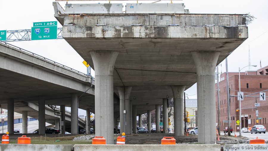 031816 LakefrontFreeway Stathas 30