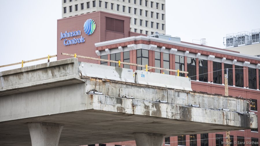 031816 LakefrontFreeway Stathas 32