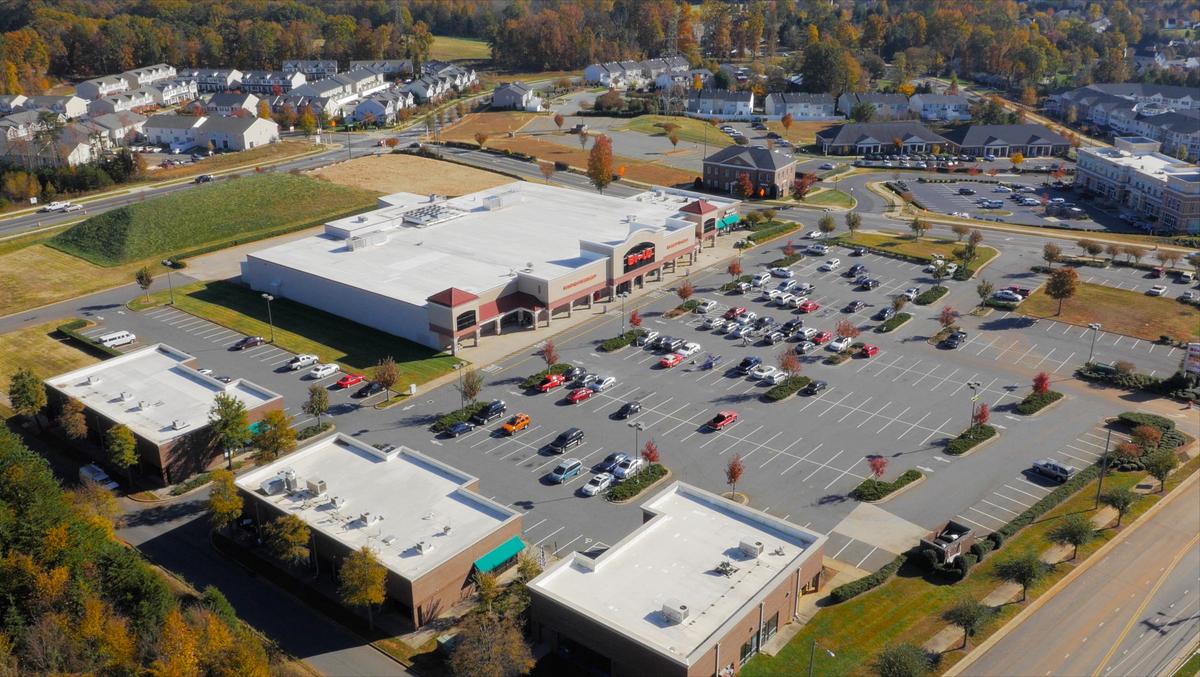 Bi-Lo-anchored shopping center sold to Iowa real-estate development ...