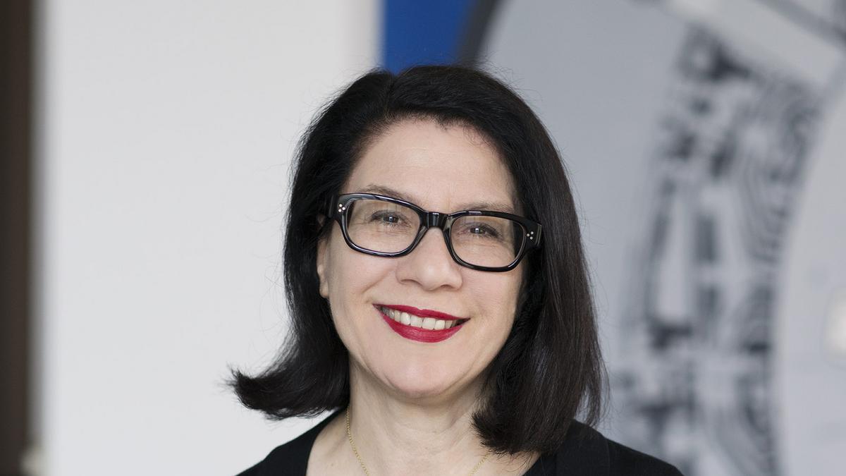 Art Institute of Chicago appoints an outsider as new deputy director ...