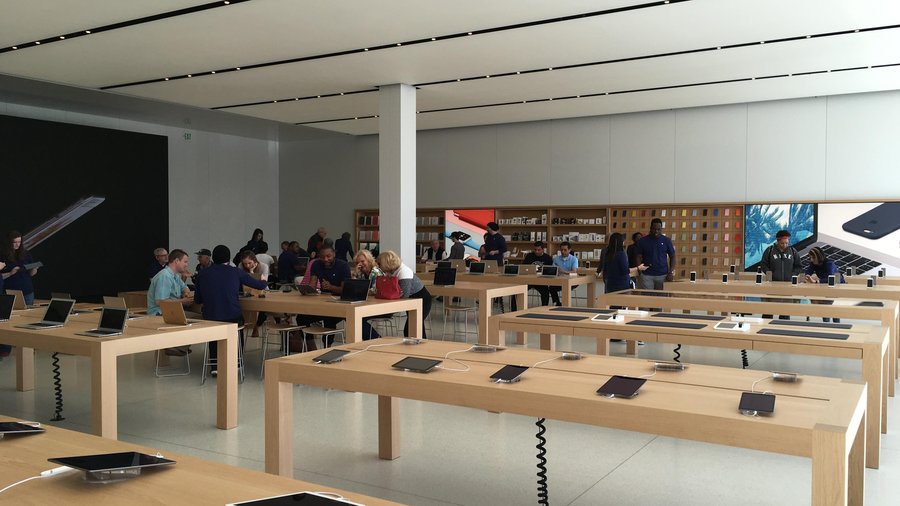 Apple Store Saddle Creek