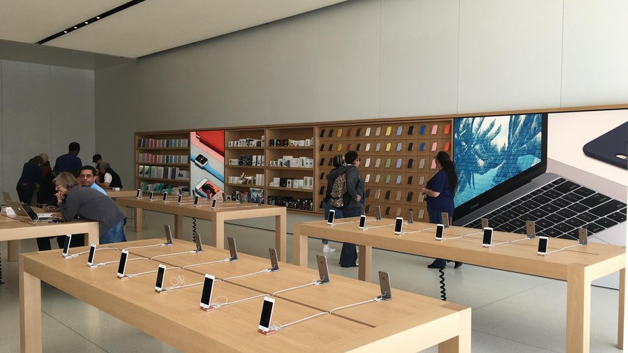 Apple Store Saddle Creek