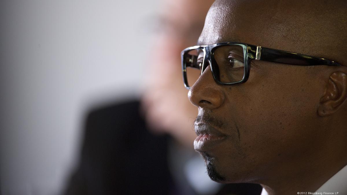 Stanley Burrell's Instagram, Twitter & Facebook on IDCrawl