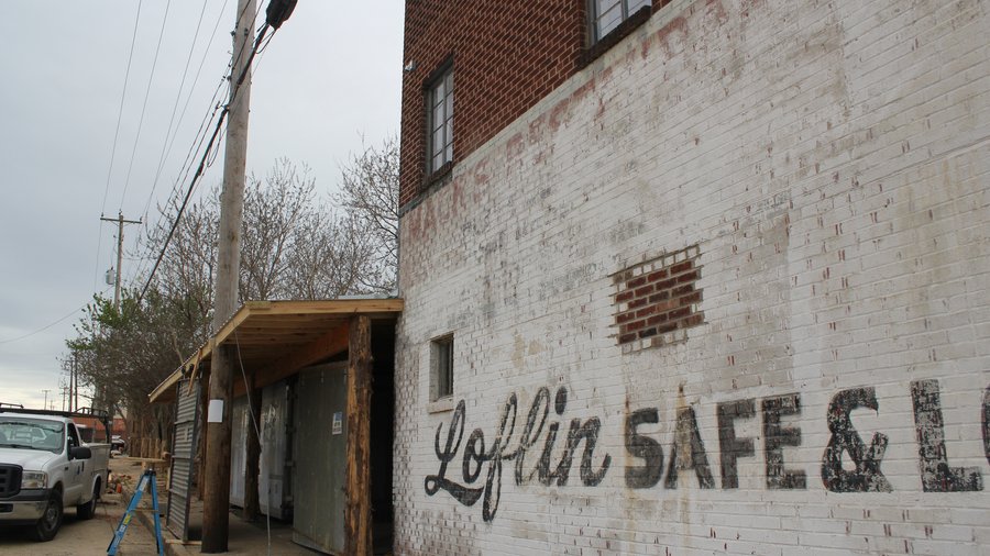 Loflin Yard, a restaurant, bar combo located on Carolina Avenue opens ...