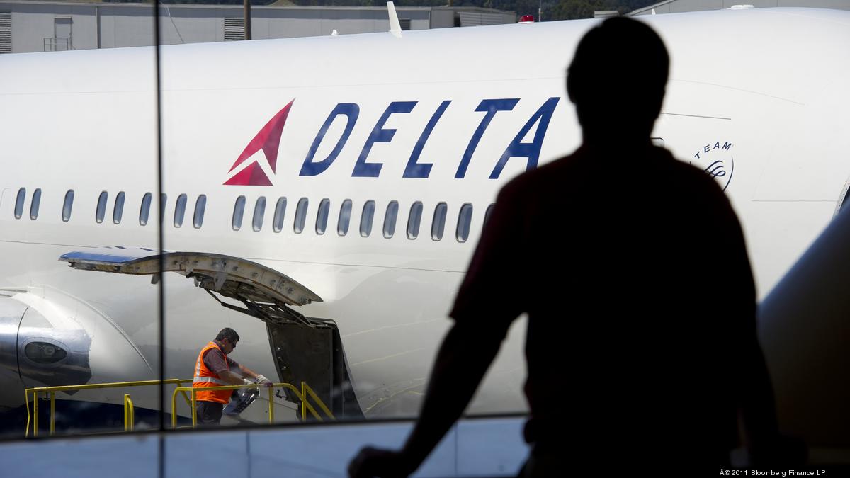 Delta hiring 1,800 flight attendants - Minneapolis / St. Paul Business ...
