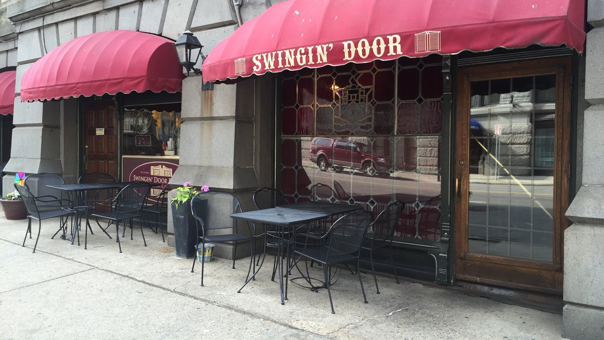 Readers are passionate about favorite lunch spot - Milwaukee Business ...