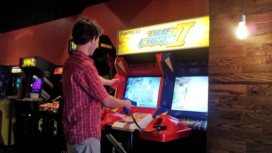 16-Bit Bar & Arcade debuts downtown with 30-plus free video games ...
