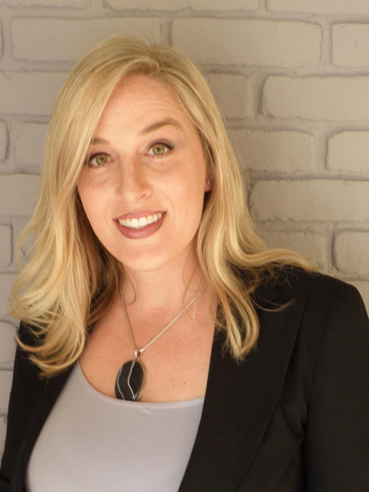 Lisa Real's Instagram, Twitter & Facebook on IDCrawl