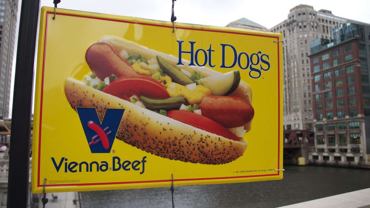 Vienna Beef becomes new official hot dog of Milwaukee Brewers ...