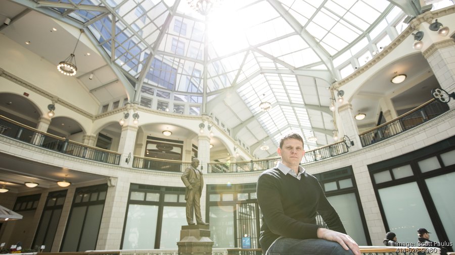 052716 ROP ChrisSocha GrandAveMall01