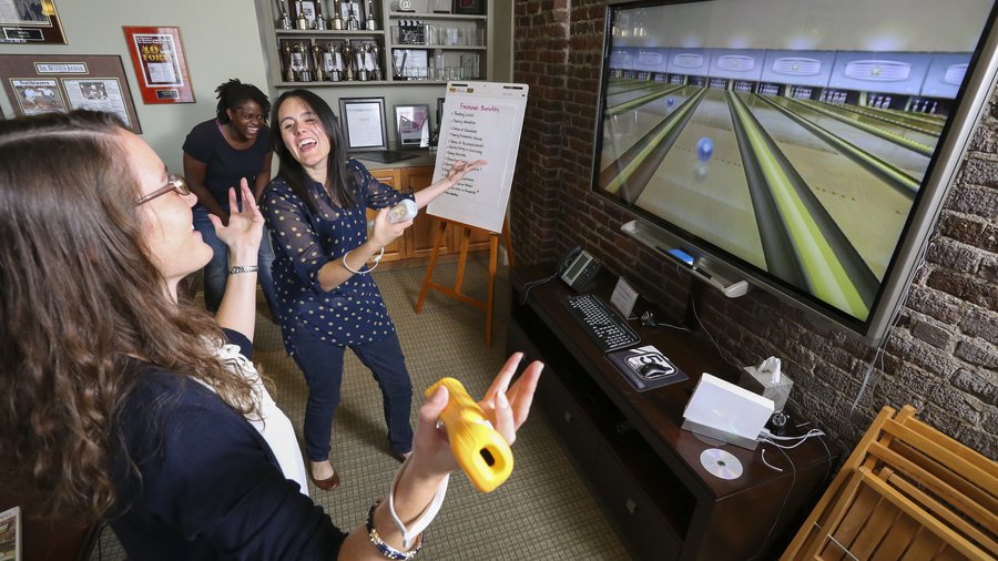 Today’s employers tout workplace culture and nontraditional perks ...