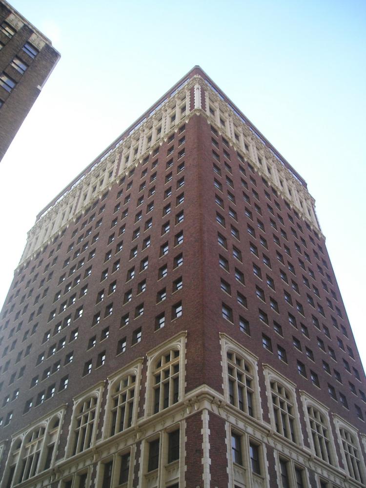 Buyer plans mixed uses for Mark Twain Tower - Kansas City Business Journal