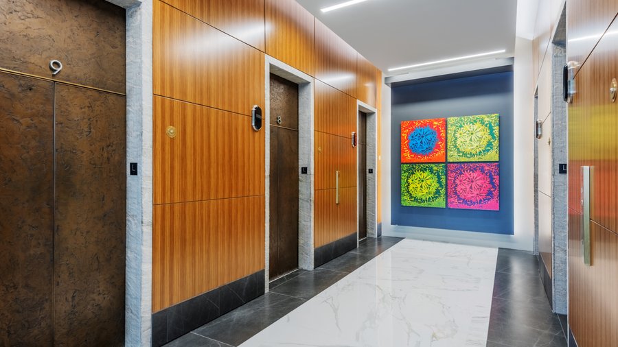400 South Tryon