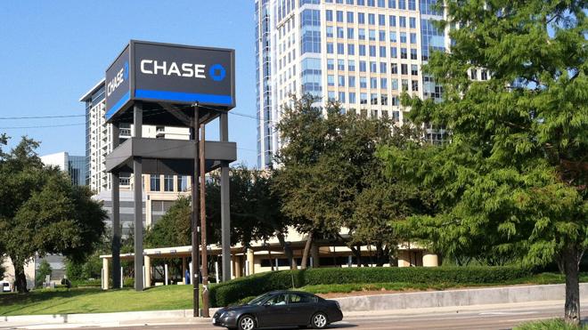 Coveted Chase-owned site sells to Trammell Crow Co. for new project ...