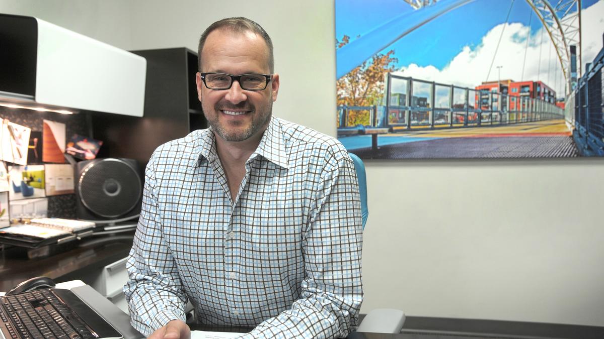 Christopher Leach’s grandmother set him on traveler’s path - Denver ...