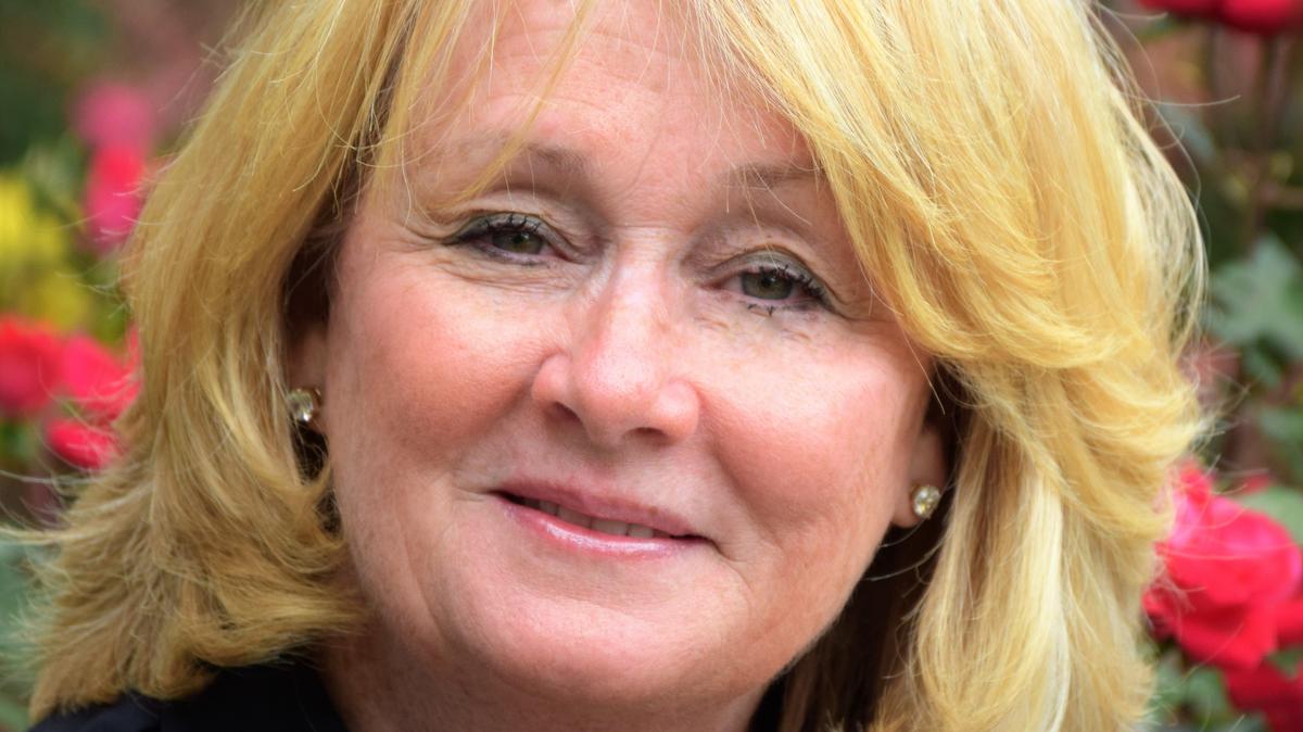 Elaine Bush, CFO Finalist: Medium private company - Louisville Business ...