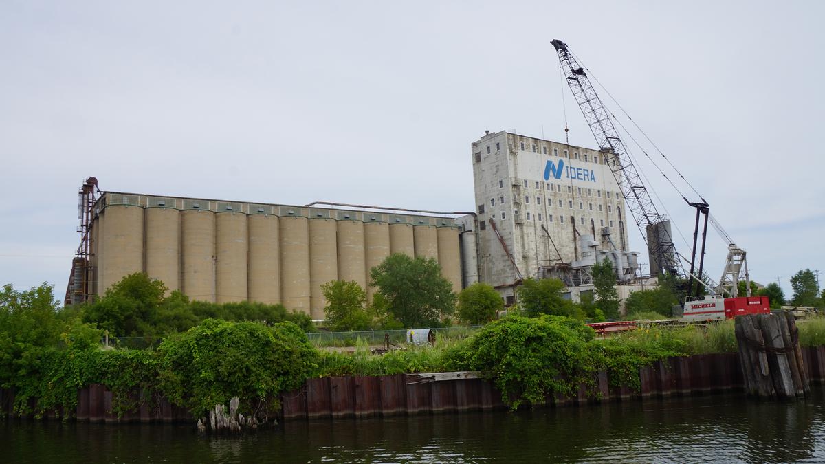 Ozinga buys property fronting on Milwaukee's inner harbor - Milwaukee ...